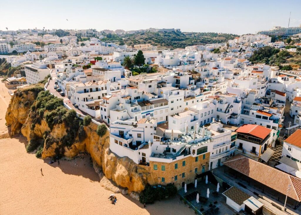 Uma Viagem ao Castelo de Paderne: desvendando o passado mouro de ...